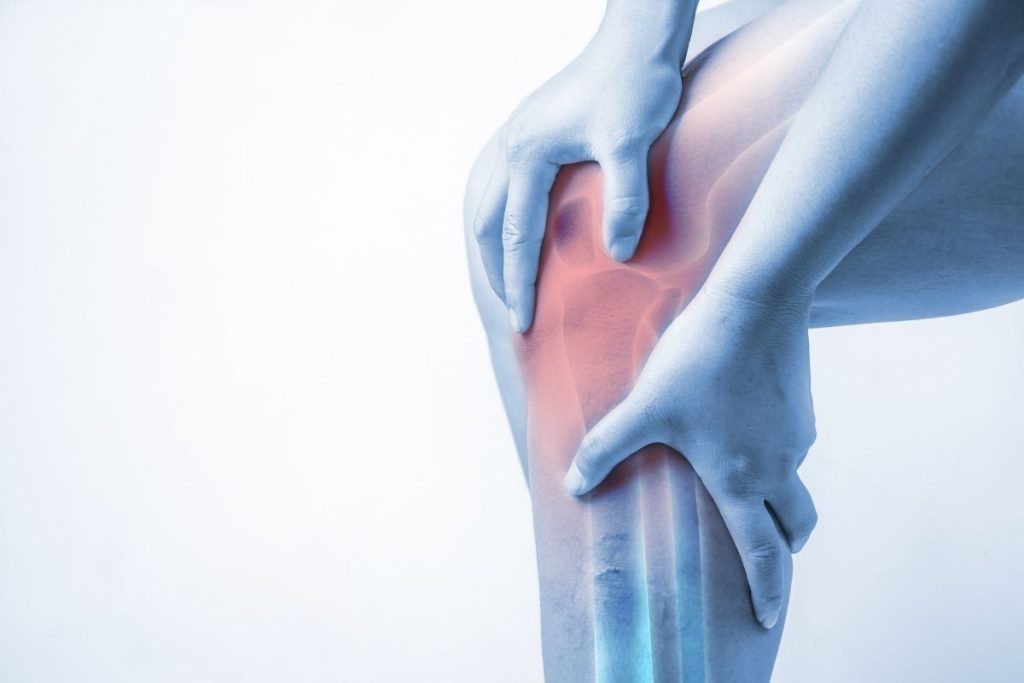 Common Swimming Injuries & How to Avoid Them (Expert Guide)